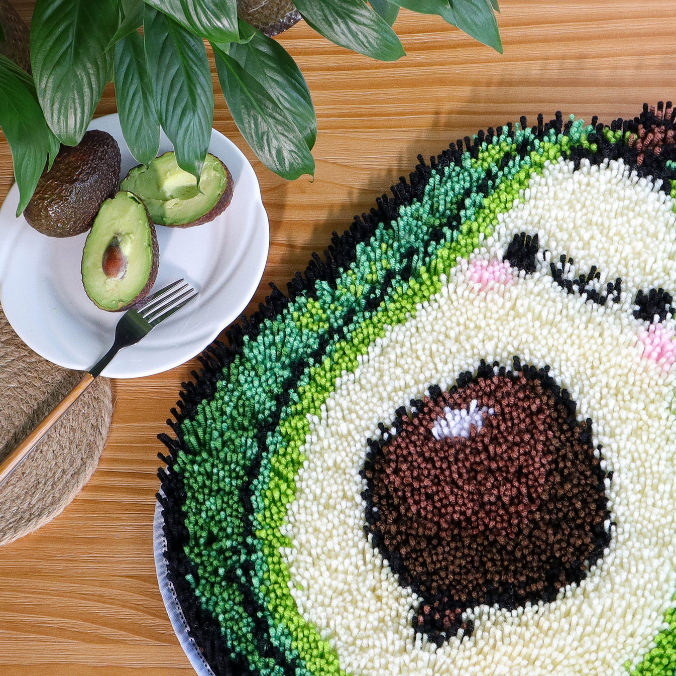 Avo-Cuddle – Avocado Latch Hook Rug DIY Kit – Craftopian